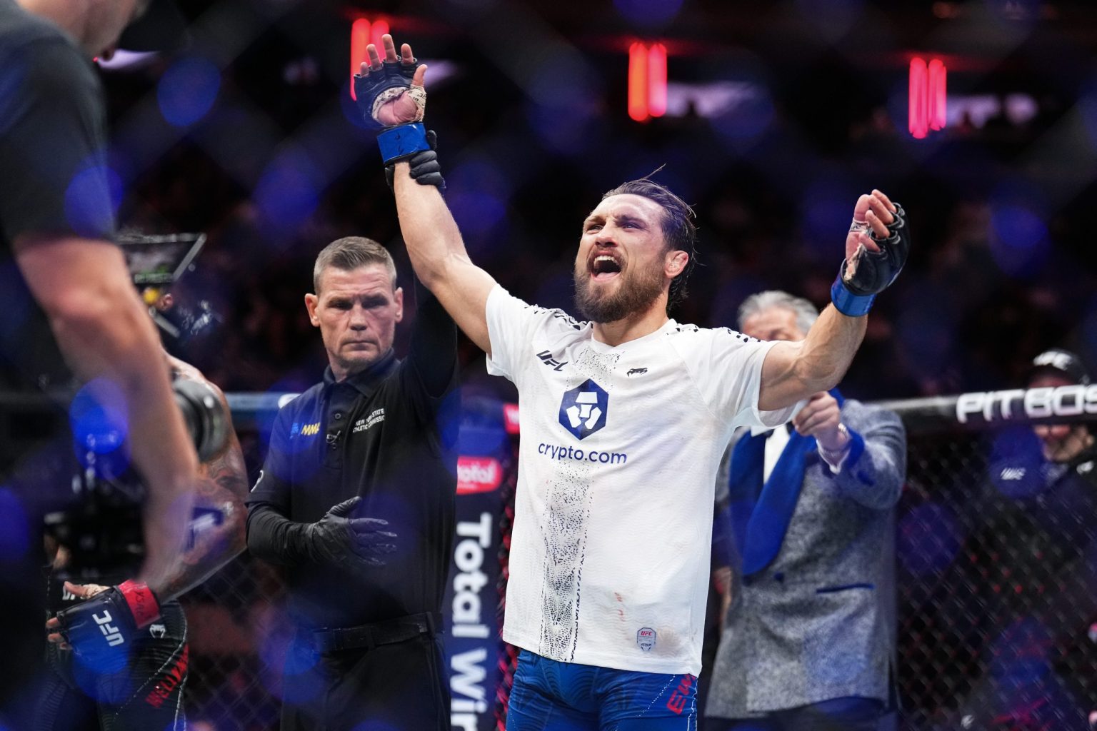 Ethyn Ewing Stuns Undefeated Malcolm Wellmaker at UFC 322 Following ...